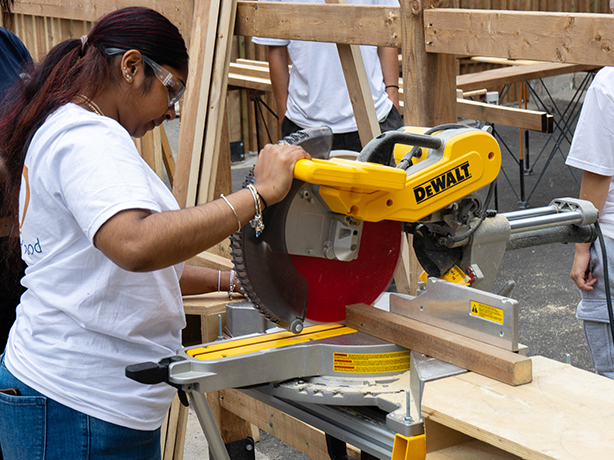 Leslieville pizza shop receives new patio and fence through efforts of ...